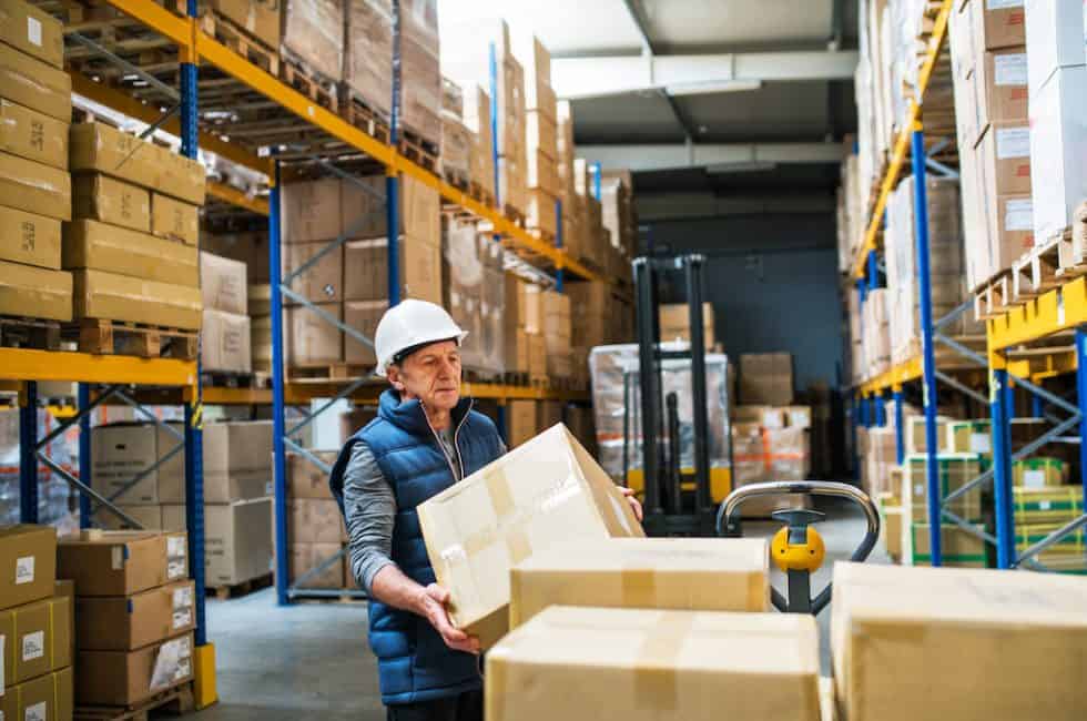 21 Types Of Warehouse Positions & Their Duties (Job Guide) | Extensiv